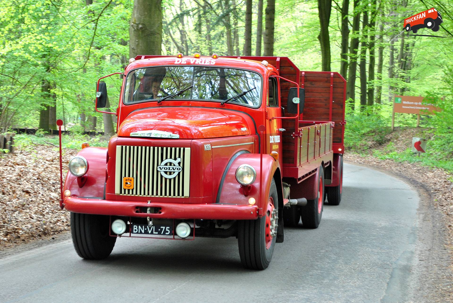 Foto Volvo N88 #1321125 - TruckFan