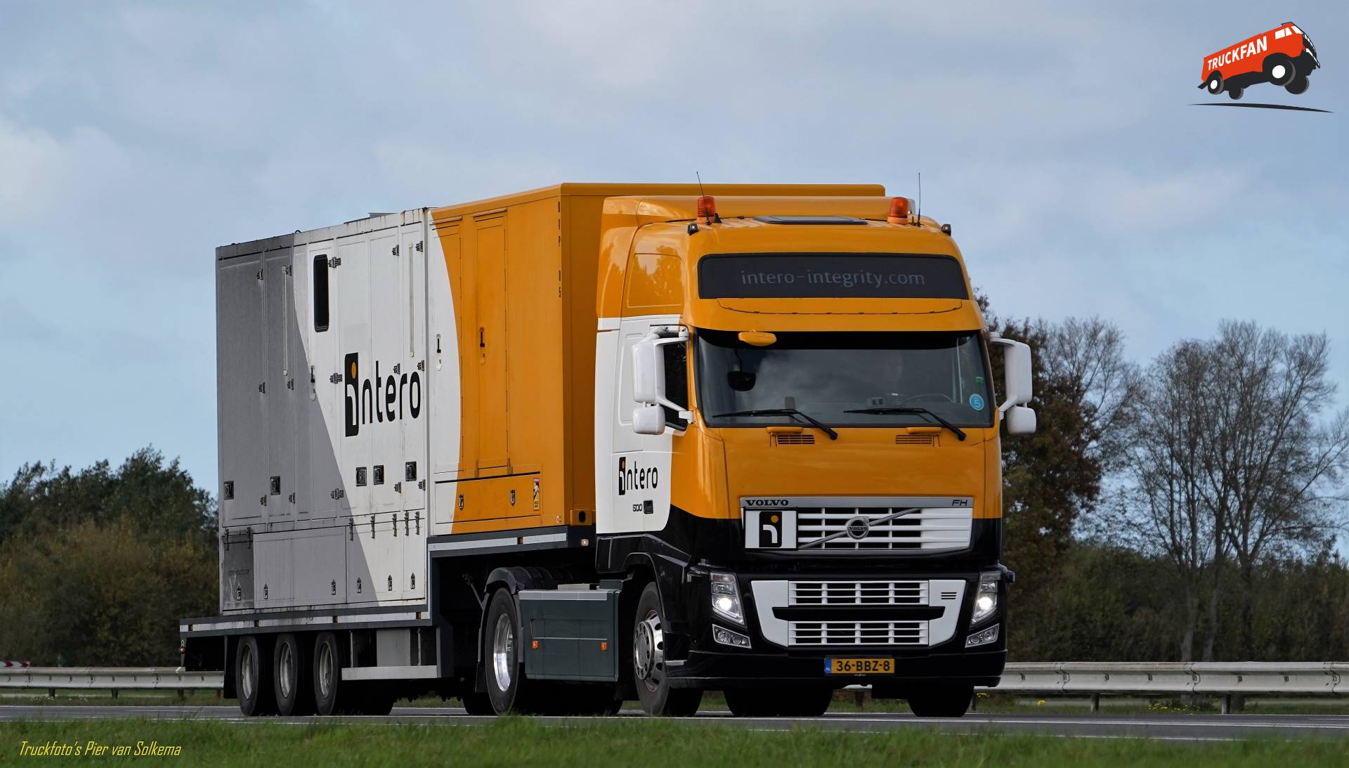 Foto Volvo FH van Intero Integrity Services - TruckFan