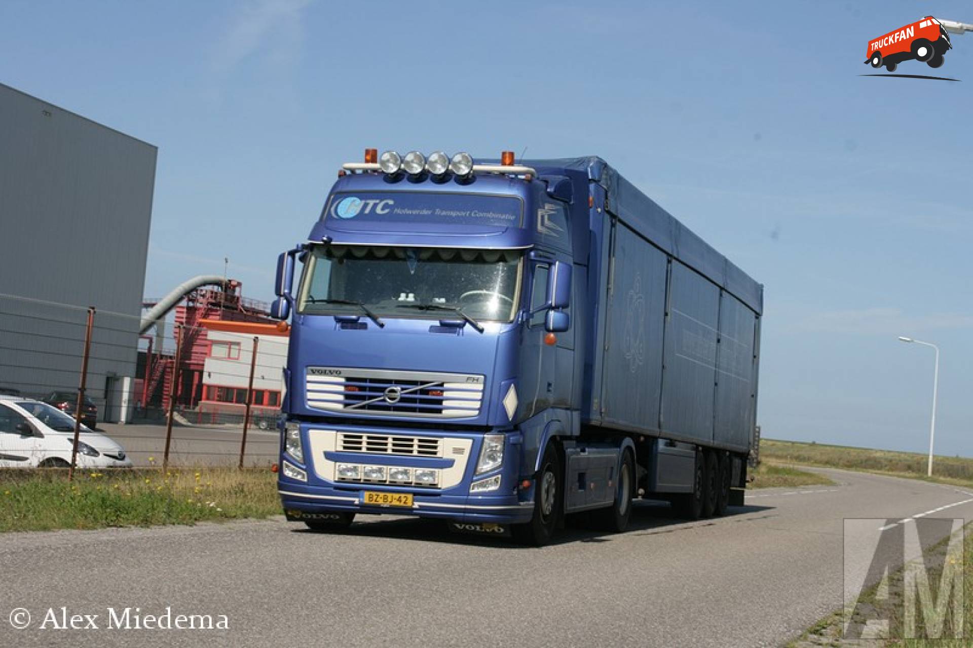 Foto Volvo FH 3rd gen van Holwerd Trucking, DTC Surhuisterveen BV ...
