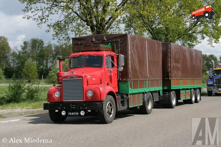 Foto Mack C600 van C. van Heezik Maarssen B.V. - TruckFan