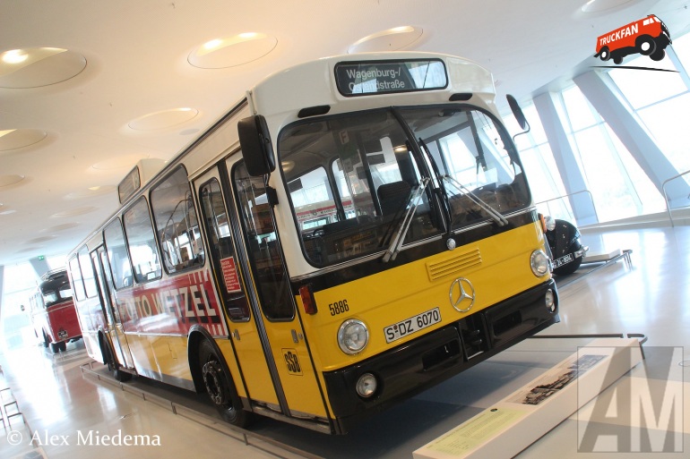 Foto Mercedes-Benz O305 van Mercedes-Benz Museum, Stuttgarter ...