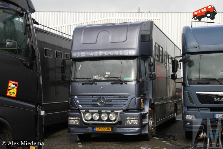 Foto Mercedes-Benz Axor MP2 #1495277 - TruckFan