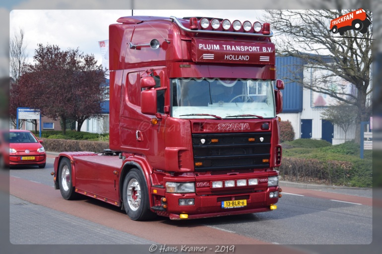 Foto Scania 164 van Pluim Transport B.V. - TruckFan