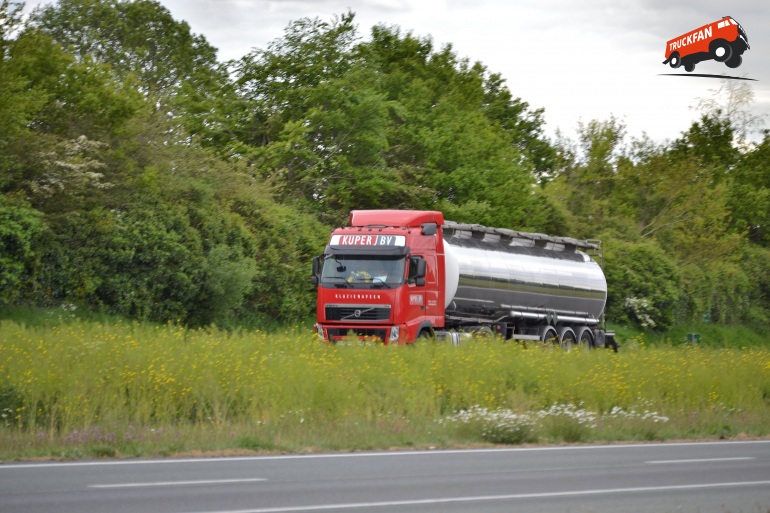 Foto Volvo FH 3rd gen van Handels- en Loonbedrijf Kuper BV - TruckFan